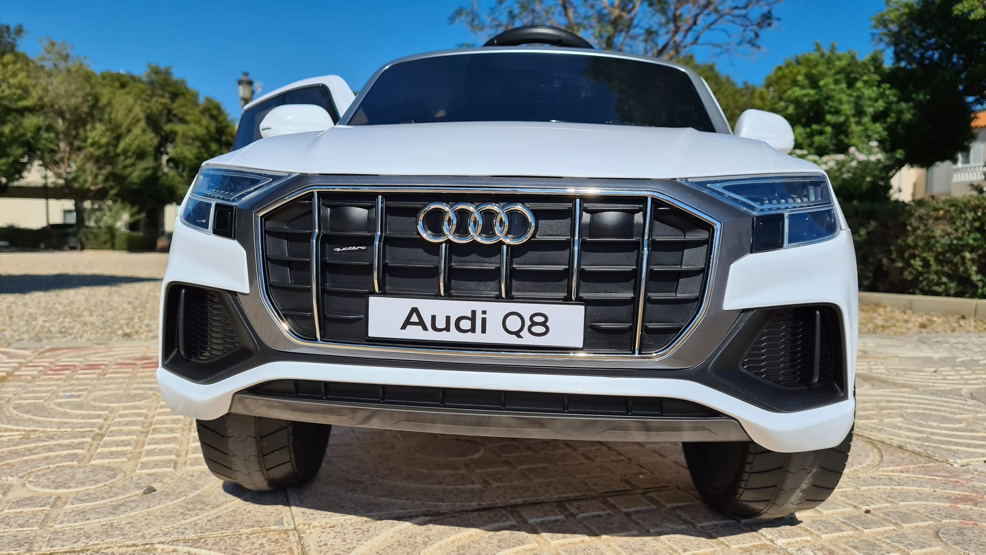 Coche infantil Audi Q8 12v, blanco, MANDO RC PARENTAL, Coches ...