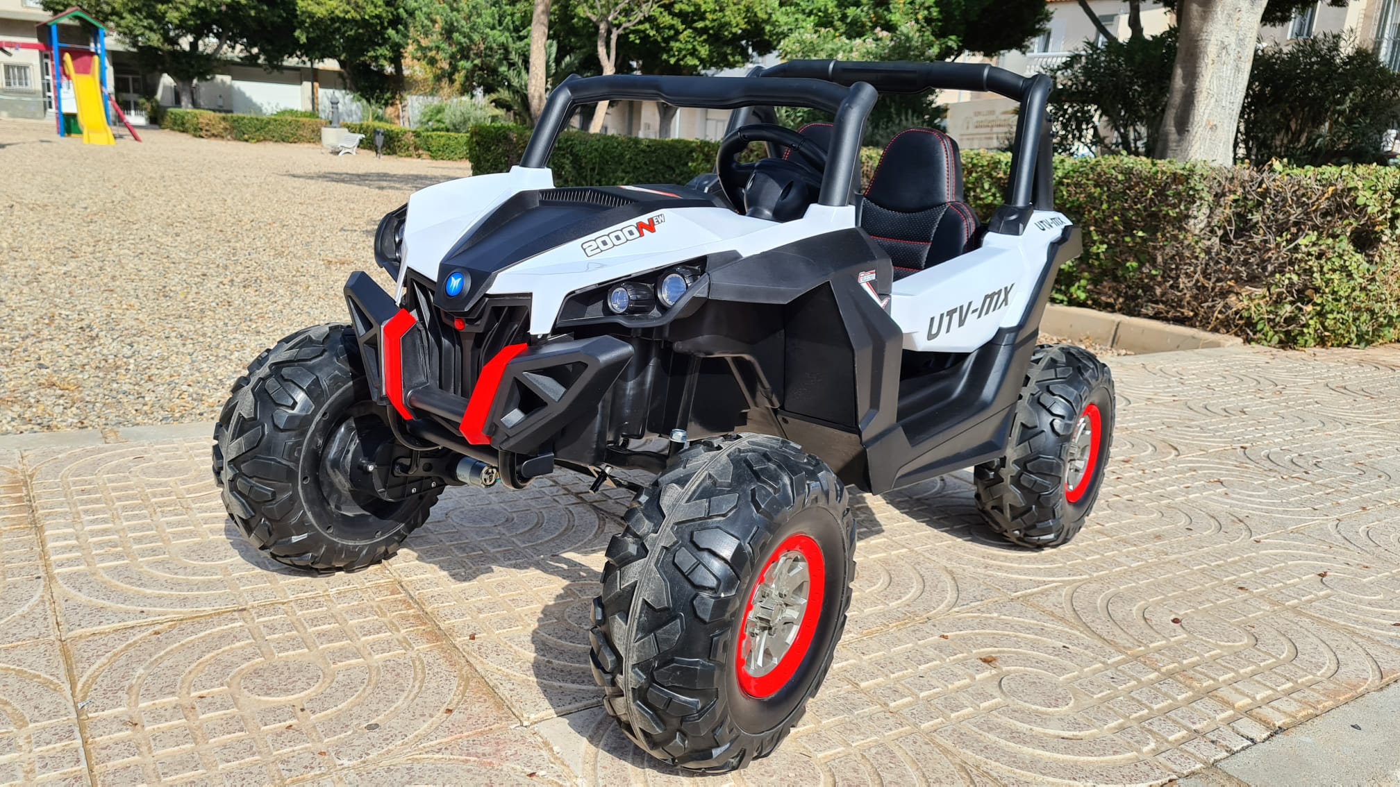 VENTA BUGGY 4 MOTORES Y 2 PLAZAS - BLANCO - PANTALLA MP4!! LEXMX3291 ...