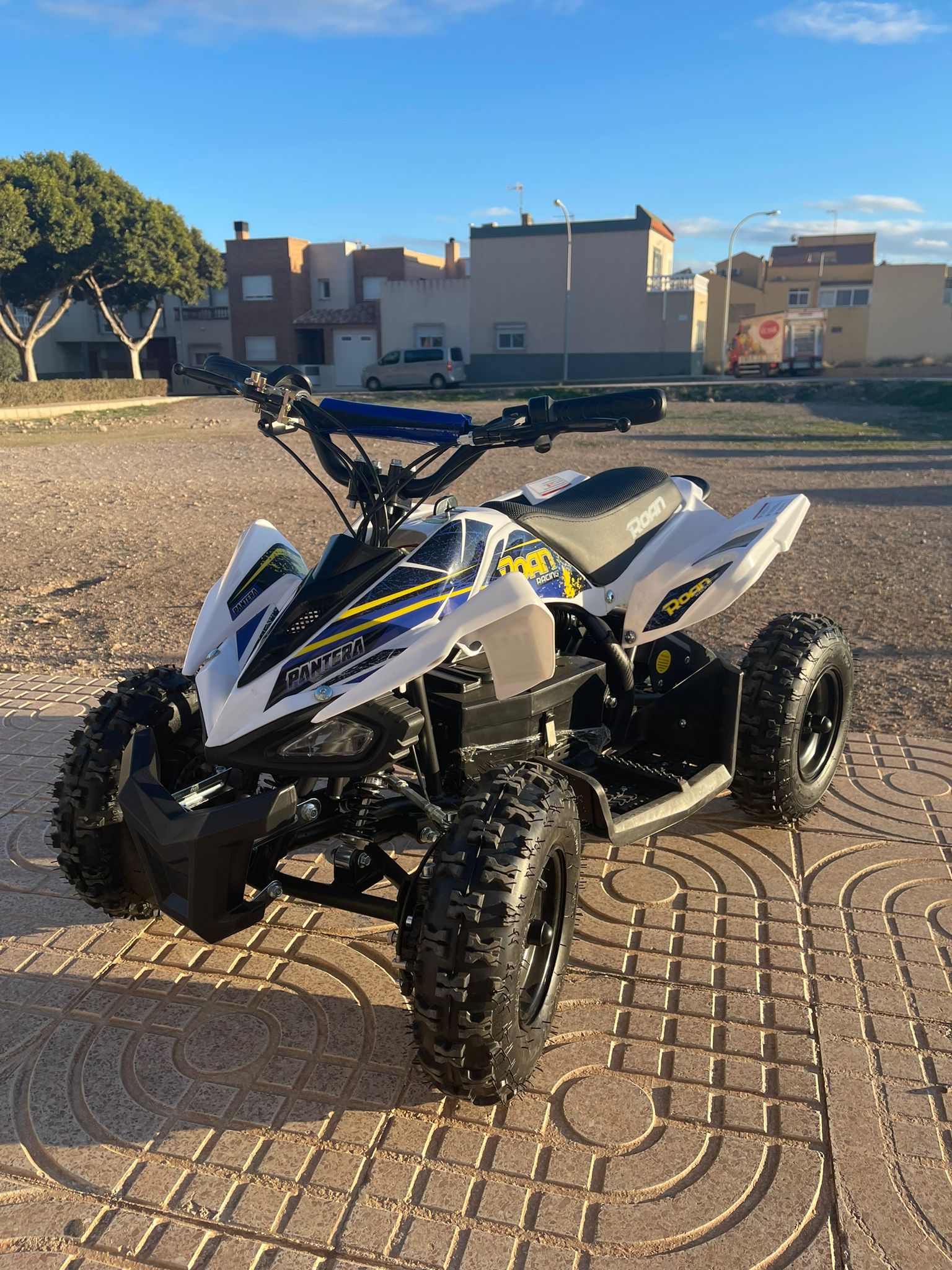 Mini quad 800W Pantera. Llanta de 6 pulgadas y 3 velocidades, Coches ...